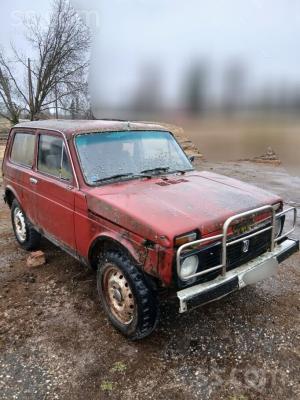 Sarkans VAZ / Lada 2121 Niva 1986 Cēsis, ar dzinēja tilpumu 1.60 L un nobraukumu 120 tūkst. km par 250 €, foto  vietnē AUTOMOTO.COM.LV
