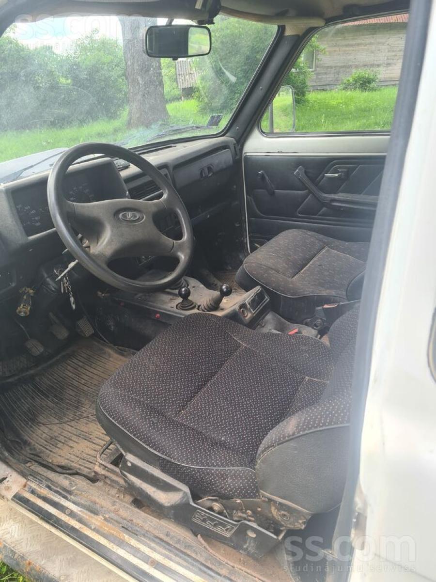Balts VAZ / Lada 2121 Niva 2000 Alūksne, ar dzinēja tilpumu 1.70 L un nobraukumu 217 tūkst. km par 700 €, foto 3 vietnē AUTOMOTO.COM.LV