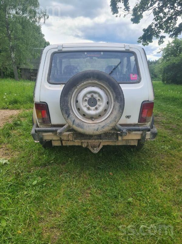 Balts VAZ / Lada 2121 Niva 2000 Alūksne, ar dzinēja tilpumu 1.70 L un nobraukumu 217 tūkst. km par 700 €, foto 3 vietnē AUTOMOTO.COM.LV