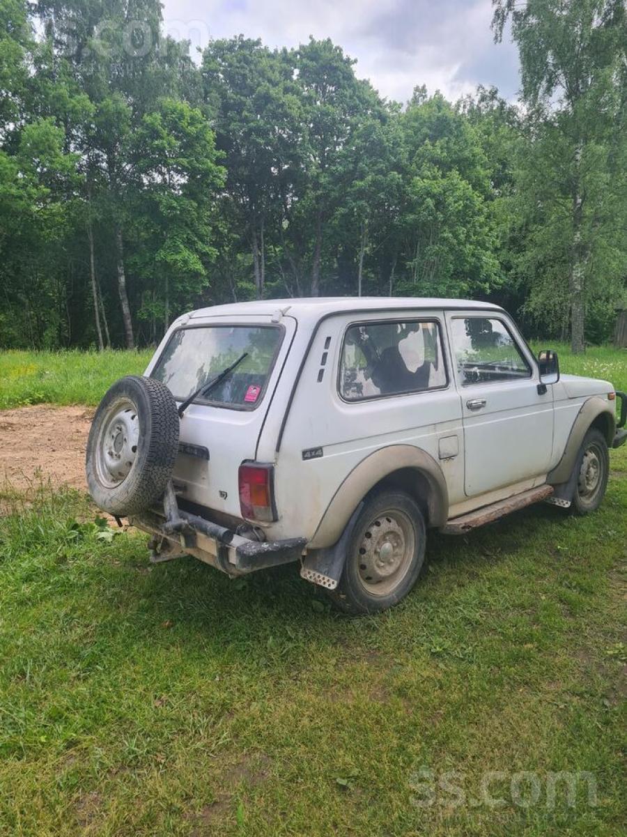 Balts VAZ / Lada 2121 Niva 2000 Alūksne, ar dzinēja tilpumu 1.70 L un nobraukumu 217 tūkst. km par 700 €, foto 5 vietnē AUTOMOTO.COM.LV