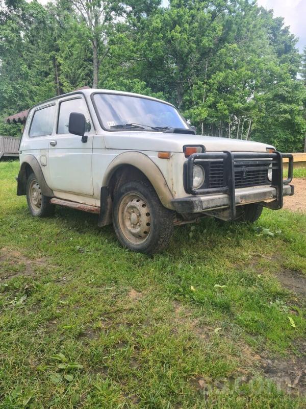 Balts VAZ / Lada 2121 Niva 2000 Alūksne, ar dzinēja tilpumu 1.70 L un nobraukumu 217 tūkst. km par 700 €, foto 5 vietnē AUTOMOTO.COM.LV