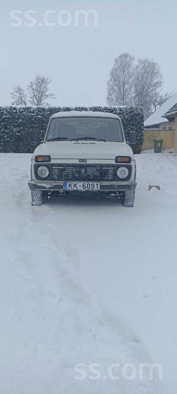Balts VAZ / Lada 2121 Niva 2002 Jelgava, ar dzinēja tilpumu 1.70 L un nobraukumu 9 tūkst. km par 1600 €, foto 1 vietnē AUTOMOTO.COM.LV