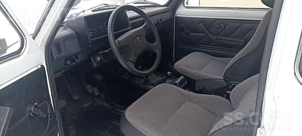 Balts VAZ / Lada 2121 Niva 2002 Jelgava, ar dzinēja tilpumu 1.70 L un nobraukumu 9 tūkst. km par 1600 €, foto 4 vietnē AUTOMOTO.COM.LV