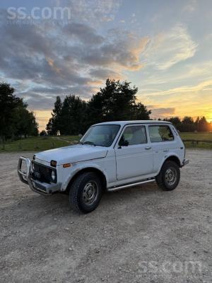 Balts VAZ / Lada 2121 Niva 2005 Rīga, ar dzinēja tilpumu 1.70 L un nobraukumu 88 tūkst. km par 1499 €, foto 3 vietnē AUTOMOTO.COM.LV