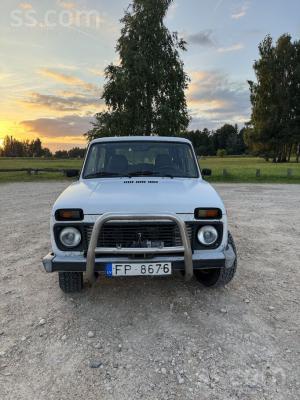 Balts VAZ / Lada 2121 Niva 2005 Rīga, ar dzinēja tilpumu 1.70 L un nobraukumu 88 tūkst. km par 1499 €, foto 4 vietnē AUTOMOTO.COM.LV
