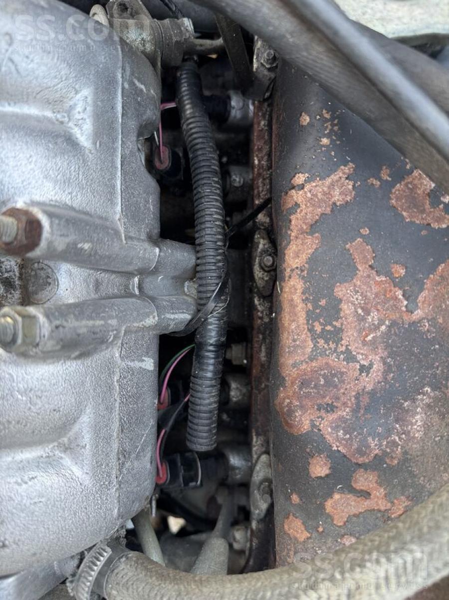 Balts VAZ / Lada 2121 Niva 2005 Rīga, ar dzinēja tilpumu 1.70 L un nobraukumu 88 tūkst. km par 1499 €, foto 14 vietnē AUTOMOTO.COM.LV