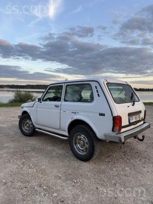 Balts VAZ / Lada 2121 Niva 2005 Rīga, ar dzinēja tilpumu 1.70 L un nobraukumu 88 tūkst. km par 1499 €, foto 15 vietnē AUTOMOTO.COM.LV