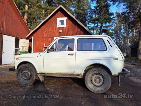 Balts VAZ / Lada 2121 Niva 1990 Tallina, ar dzinēja tilpumu 1.60 L un nobraukumu 80 tūkst. km par 1600 €, foto 3 vietnē AUTOMOTO.COM.LV