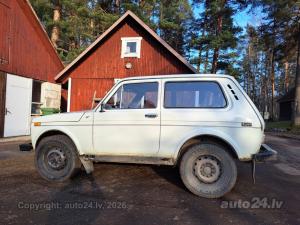 White VAZ / Lada 2121 Niva 1990 in Tallinn, with an engine capacity of 1.60 L and mileage of 80 thousand km for 1600 €, photo 3 on AUTOMOTO.COM.LV