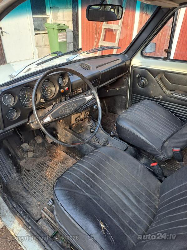 Balts VAZ / Lada 2121 Niva 1990 Tallina, ar dzinēja tilpumu 1.60 L un nobraukumu 80 tūkst. km par 1600 €, foto 7 vietnē AUTOMOTO.COM.LV