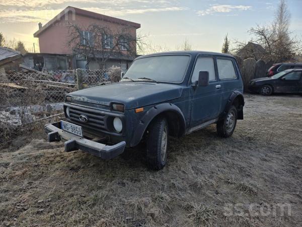 Зеленый ВАЗ 21213 Niva 1999 в Рига, объемом двигателя 1.70 л и пробегом 115 тыс. км за 500 €, фото 1 на AUTOMOTO.COM.LV