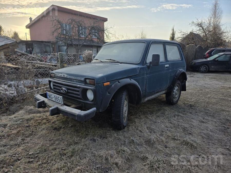 Zaļš VAZ / Lada 21213 Niva 1999 Rīga, ar dzinēja tilpumu 1.70 L un nobraukumu 115 tūkst. km par 500 €, foto 1 vietnē AUTOMOTO.COM.LV