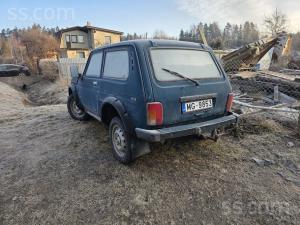 Zaļš VAZ / Lada 21213 Niva 1999 Rīga, ar dzinēja tilpumu 1.70 L un nobraukumu 115 tūkst. km par 500 €, foto 3 vietnē AUTOMOTO.COM.LV
