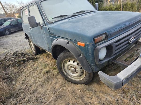 Зеленый ВАЗ 21213 Niva 1999 в Рига, объемом двигателя 1.70 л и пробегом 115 тыс. км за 500 €, фото 4 на AUTOMOTO.COM.LV