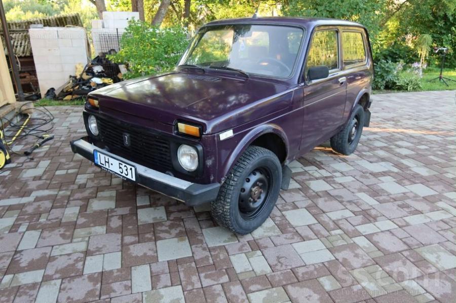 Красный ВАЗ 21213 Niva 1999 в Резекне, объемом двигателя 1.70 л и пробегом 13 тыс. км за 2200 €, фото 1 на AUTOMOTO.COM.LV