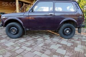 Красный ВАЗ 21213 Niva 1999 в Резекне, объемом двигателя 1.70 л и пробегом 13 тыс. км за 2200 €, фото 4 на AUTOMOTO.COM.LV