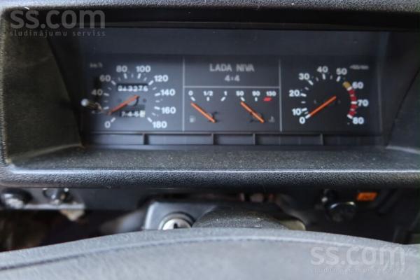 Красный ВАЗ 21213 Niva 1999 в Резекне, объемом двигателя 1.70 л и пробегом 13 тыс. км за 2200 €, фото 9 на AUTOMOTO.COM.LV