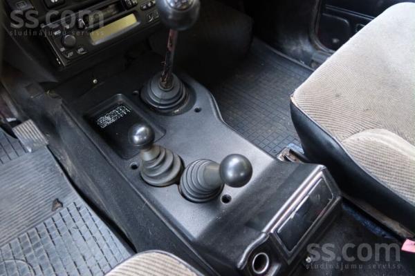 Красный ВАЗ 21213 Niva 1999 в Резекне, объемом двигателя 1.70 л и пробегом 13 тыс. км за 2200 €, фото 10 на AUTOMOTO.COM.LV