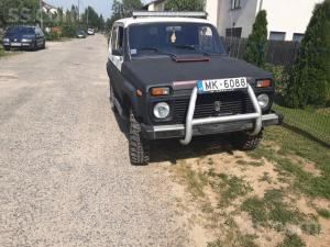 Белый ВАЗ 21213 Niva 1998 в Валмиера, объемом двигателя 1.60 л и пробегом 115 тыс. км за 2200 €, фото 3 на AUTOMOTO.COM.LV