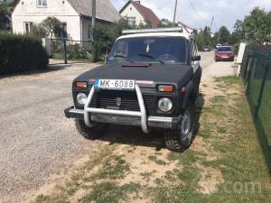 Белый ВАЗ 21213 Niva 1998 в Валмиера, объемом двигателя 1.60 л и пробегом 115 тыс. км за 2200 €, фото 4 на AUTOMOTO.COM.LV