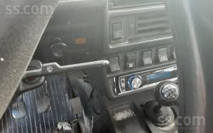 White VAZ / Lada 21213 Niva 1998 in Valmiera, with an engine capacity of 1.60 L and mileage of 115 thousand km for 1550 €, photo 7 on AUTOMOTO.COM.LV