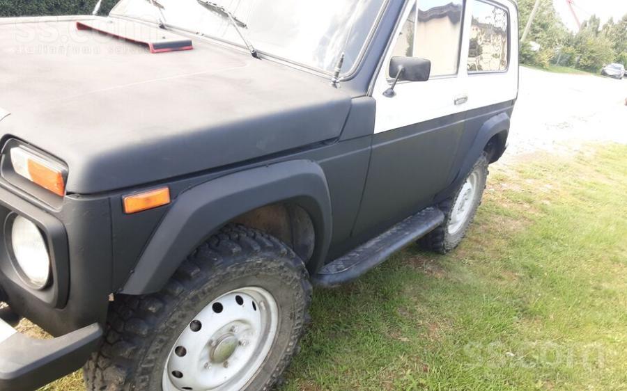 White VAZ / Lada 21213 Niva 1998 in Valmiera, with an engine capacity of 1.60 L and mileage of 115 thousand km for 1550 €, photo 15 on AUTOMOTO.COM.LV