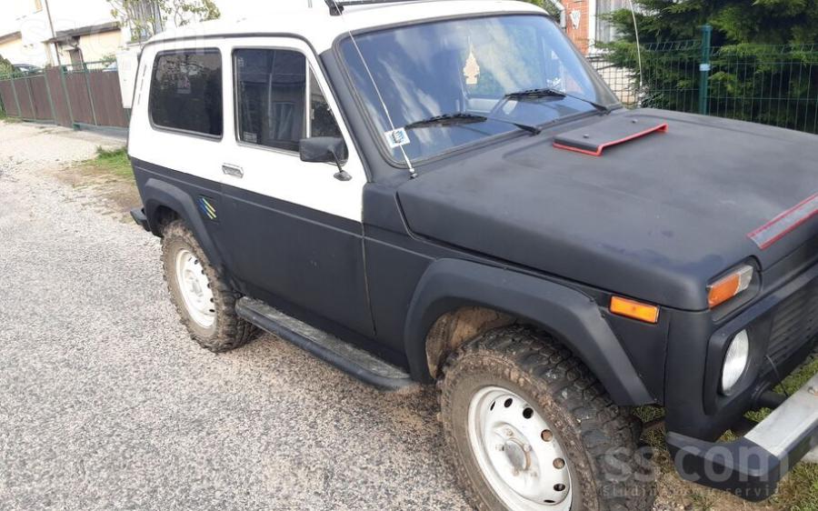 White VAZ / Lada 21213 Niva 1998 in Valmiera, with an engine capacity of 1.60 L and mileage of 115 thousand km for 1550 €, photo 16 on AUTOMOTO.COM.LV
