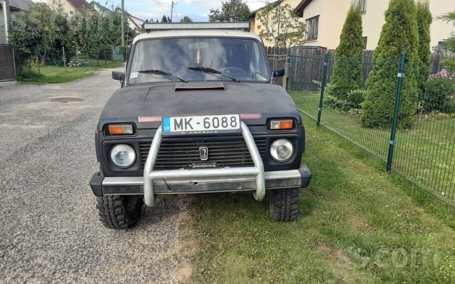 White VAZ / Lada 21213 Niva 1998 in Valmiera, with an engine capacity of 1.60 L and mileage of 115 thousand km for 1550 €, photo 17 on AUTOMOTO.COM.LV