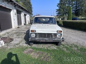 Белый ВАЗ 21213 Niva 1998 в Екабпилс, объемом двигателя 1.70 л и пробегом 180 тыс. км за 1000 €, фото 3 на AUTOMOTO.COM.LV