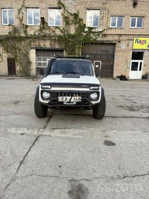 White VAZ / Lada 21213 Niva 2000 in Jekabpils, with an engine capacity of 1.70 L and mileage of 190 thousand km for 3500 €, photo  on AUTOMOTO.COM.LV