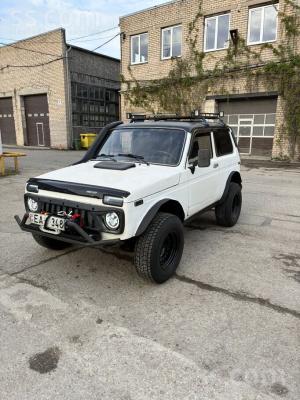 Белый ВАЗ 21213 Niva 2000 в Екабпилс, объемом двигателя 1.70 л и пробегом 190 тыс. км за 3500 €, фото 3 на AUTOMOTO.COM.LV