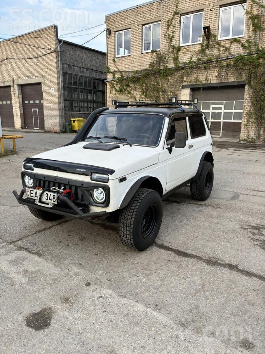 Белый ВАЗ 21213 Niva 2000 в Екабпилс, объемом двигателя 1.70 л и пробегом 190 тыс. км за 3500 €, фото 3 на AUTOMOTO.COM.LV