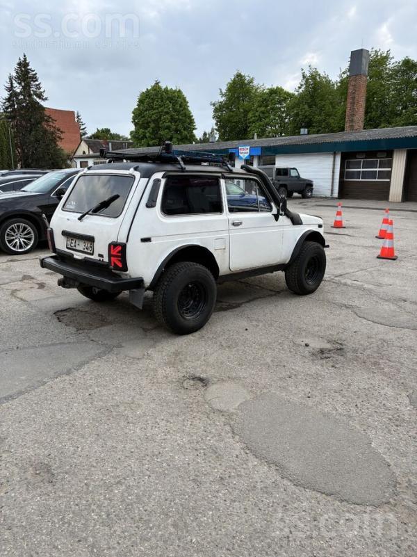 White VAZ / Lada 21213 Niva 2000 in Jekabpils, with an engine capacity of 1.70 L and mileage of 190 thousand km for 3500 €, photo 7 on AUTOMOTO.COM.LV