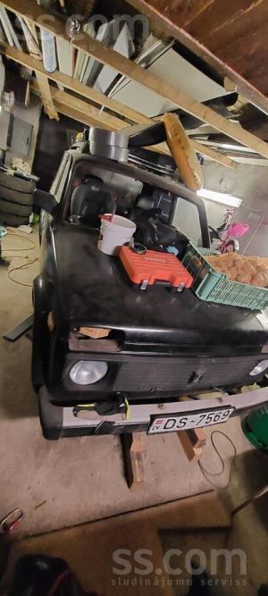 Melns VAZ / Lada 21214-/-4x4 1999 Liepāja, ar dzinēja tilpumu 1.70 L un nobraukumu 98 tūkst. km par 1500 €, foto 3 vietnē AUTOMOTO.COM.LV
