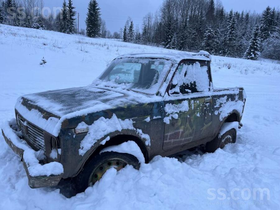 VAZ / Lada 21214-/-4x4 1998 in Rezekne, with an engine capacity of 1.70 L and mileage of 91 thousand km for 450 €, photo 3 on AUTOMOTO.COM.LV