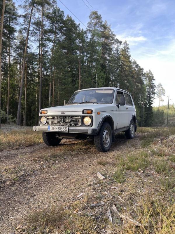 White VAZ / Lada 21214-/-4x4 2002 in Aizkraukle, with an engine capacity of 1.70 L and mileage of 87 thousand km for 2200 €, photo 1 on AUTOMOTO.COM.LV