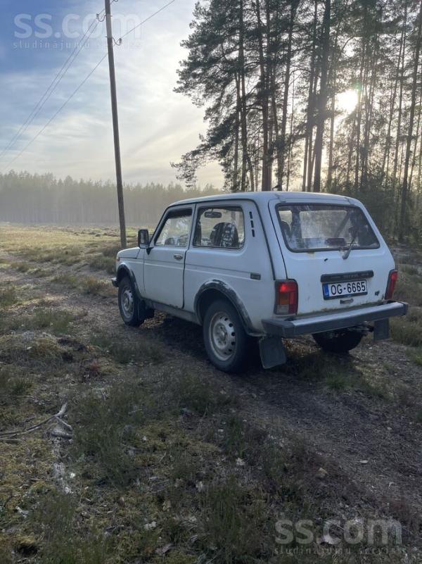 White VAZ / Lada 21214-/-4x4 2002 in Aizkraukle, with an engine capacity of 1.70 L and mileage of 87 thousand km for 2200 €, photo 4 on AUTOMOTO.COM.LV