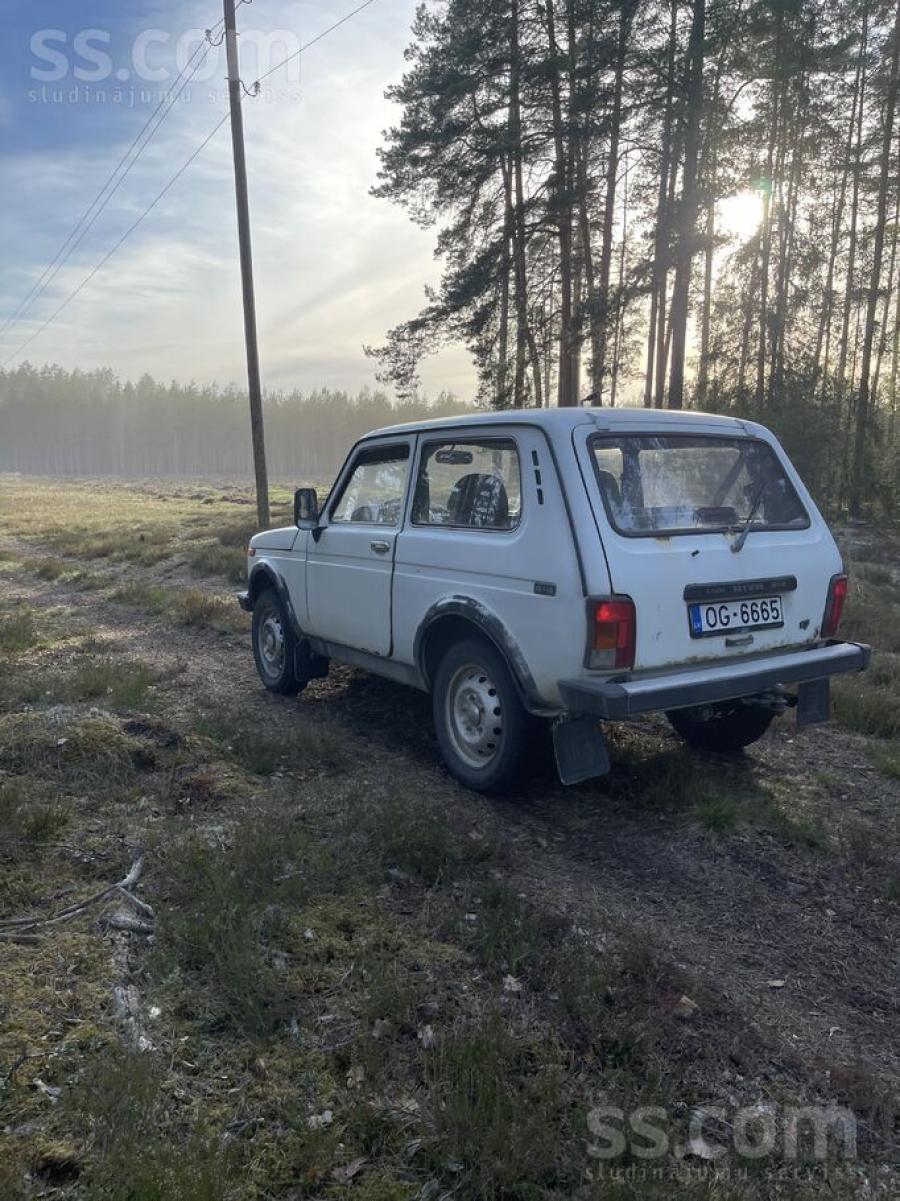 White VAZ / Lada 21214-/-4x4 2002 in Aizkraukle, with an engine capacity of 1.70 L and mileage of 87 thousand km for 2200 €, photo 5 on AUTOMOTO.COM.LV