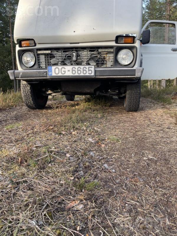 White VAZ / Lada 21214-/-4x4 2002 in Aizkraukle, with an engine capacity of 1.70 L and mileage of 87 thousand km for 2200 €, photo 5 on AUTOMOTO.COM.LV
