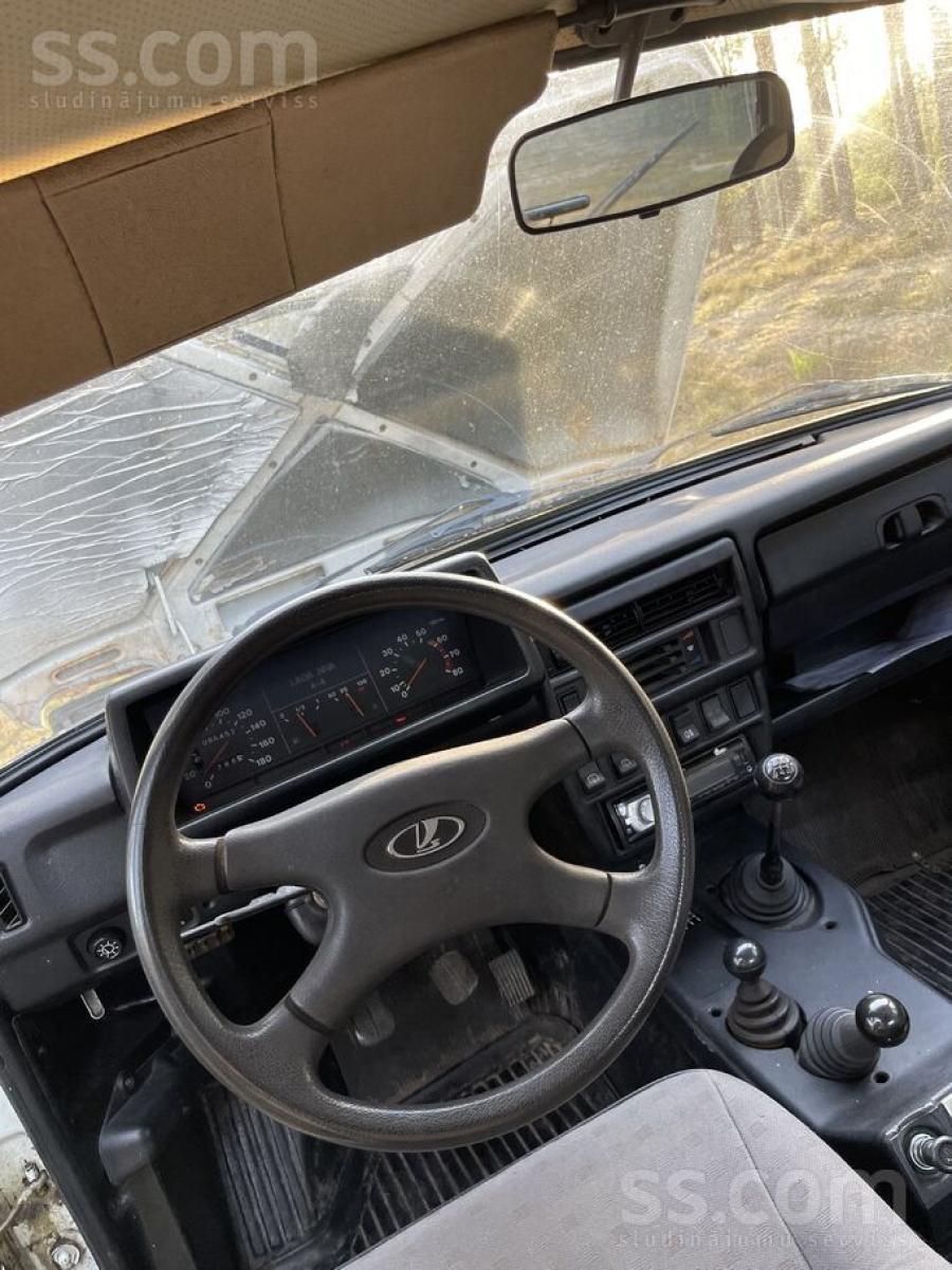 White VAZ / Lada 21214-/-4x4 2002 in Aizkraukle, with an engine capacity of 1.70 L and mileage of 87 thousand km for 2200 €, photo 8 on AUTOMOTO.COM.LV
