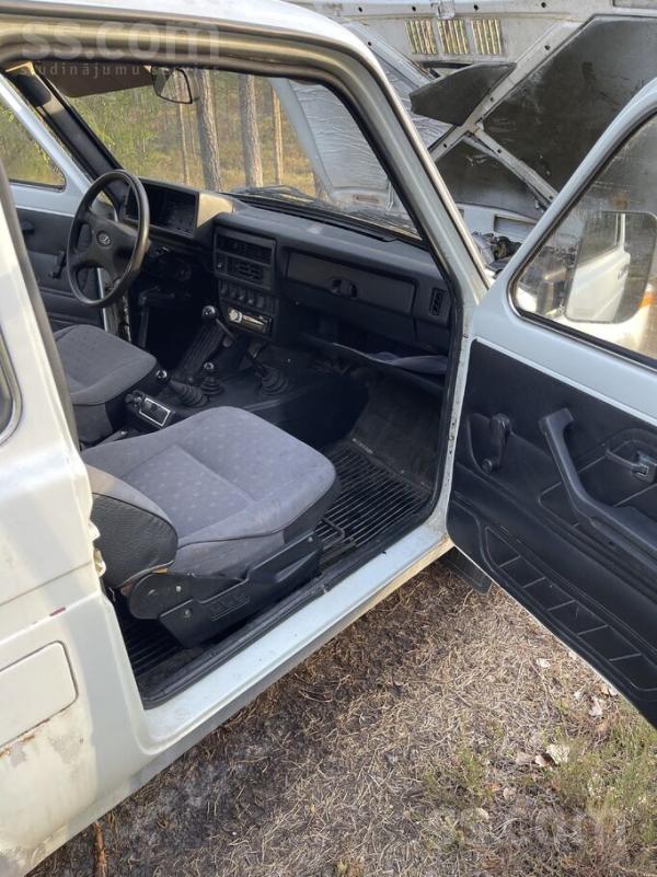 White VAZ / Lada 21214-/-4x4 2002 in Aizkraukle, with an engine capacity of 1.70 L and mileage of 87 thousand km for 2200 €, photo 10 on AUTOMOTO.COM.LV