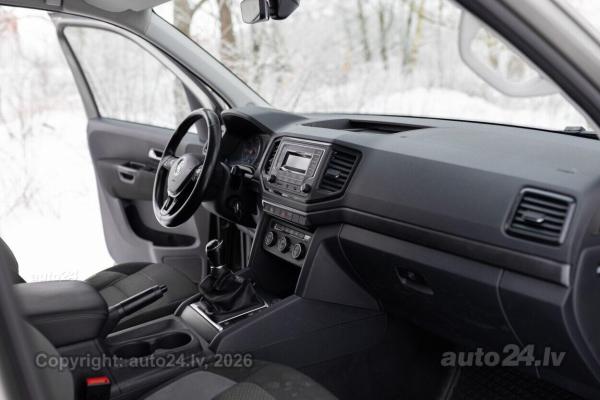 Smilšu krāsa Volkswagen Amarok 2017 Tallina, ar dzinēja tilpumu 3.00 L un nobraukumu 319 tūkst. km par 12490 €, foto 10 vietnē AUTOMOTO.COM.LV