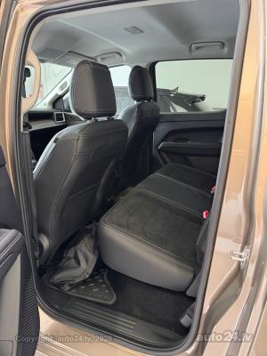 Smilšu krāsa Volkswagen Amarok 2026 Viljandi, ar dzinēja tilpumu 3.00 L un nobraukumu 10 tūkst. km par 69990 €, foto 8 vietnē AUTOMOTO.COM.LV