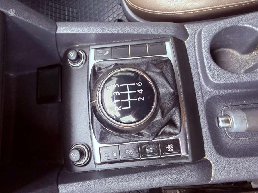 Melns Volkswagen Amarok 2010 Šauļi, ar dzinēja tilpumu 2.00 L un nobraukumu 250 tūkst. km par 7800 €, foto 21 vietnē AUTOMOTO.COM.LV