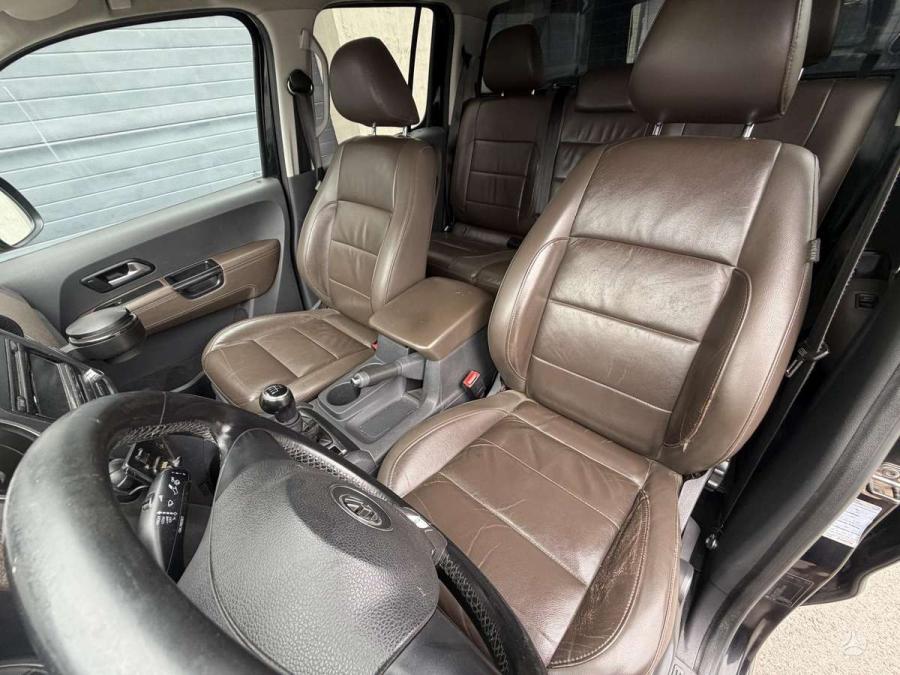 Melns Volkswagen Amarok 2010 Šauļi, ar dzinēja tilpumu 2.00 L un nobraukumu 250 tūkst. km par 7800 €, foto 24 vietnē AUTOMOTO.COM.LV