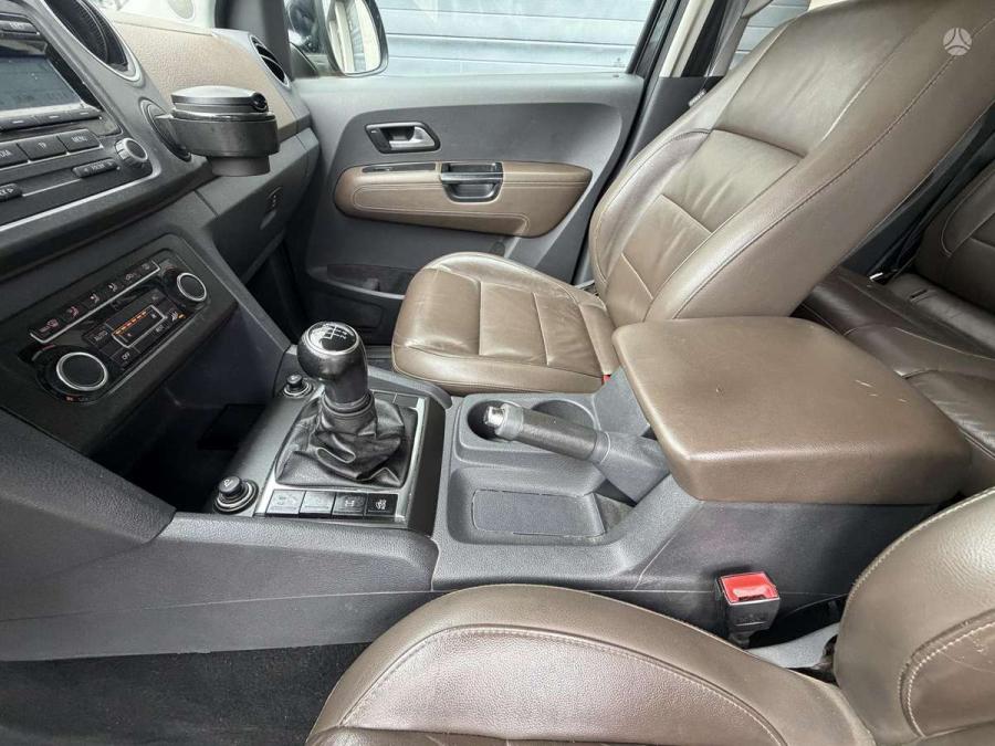 Melns Volkswagen Amarok 2010 Šauļi, ar dzinēja tilpumu 2.00 L un nobraukumu 250 tūkst. km par 7800 €, foto 26 vietnē AUTOMOTO.COM.LV