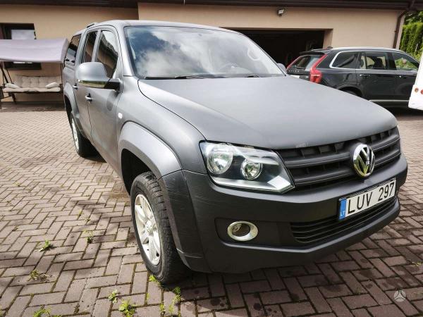 Black Volkswagen Amarok 2011 in Kaunas, with an engine capacity of 2.00 L and mileage of 455 thousand km for 5999 €, photo 1 on AUTOMOTO.COM.LV