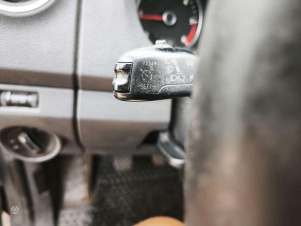 Black Volkswagen Amarok 2011 in Kaunas, with an engine capacity of 2.00 L and mileage of 455 thousand km for 5999 €, photo 5 on AUTOMOTO.COM.LV