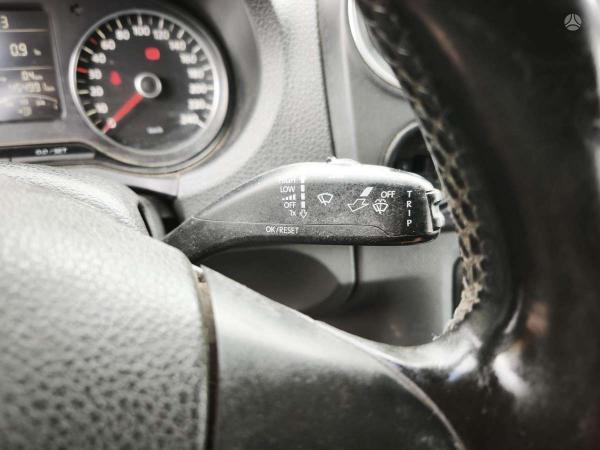 Black Volkswagen Amarok 2011 in Kaunas, with an engine capacity of 2.00 L and mileage of 455 thousand km for 5999 €, photo 6 on AUTOMOTO.COM.LV