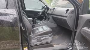 Melns Volkswagen Amarok 2011 Tallina, ar dzinēja tilpumu 2.00 L un nobraukumu 0 tūkst. km par 4000 €, foto 5 vietnē AUTOMOTO.COM.LV
